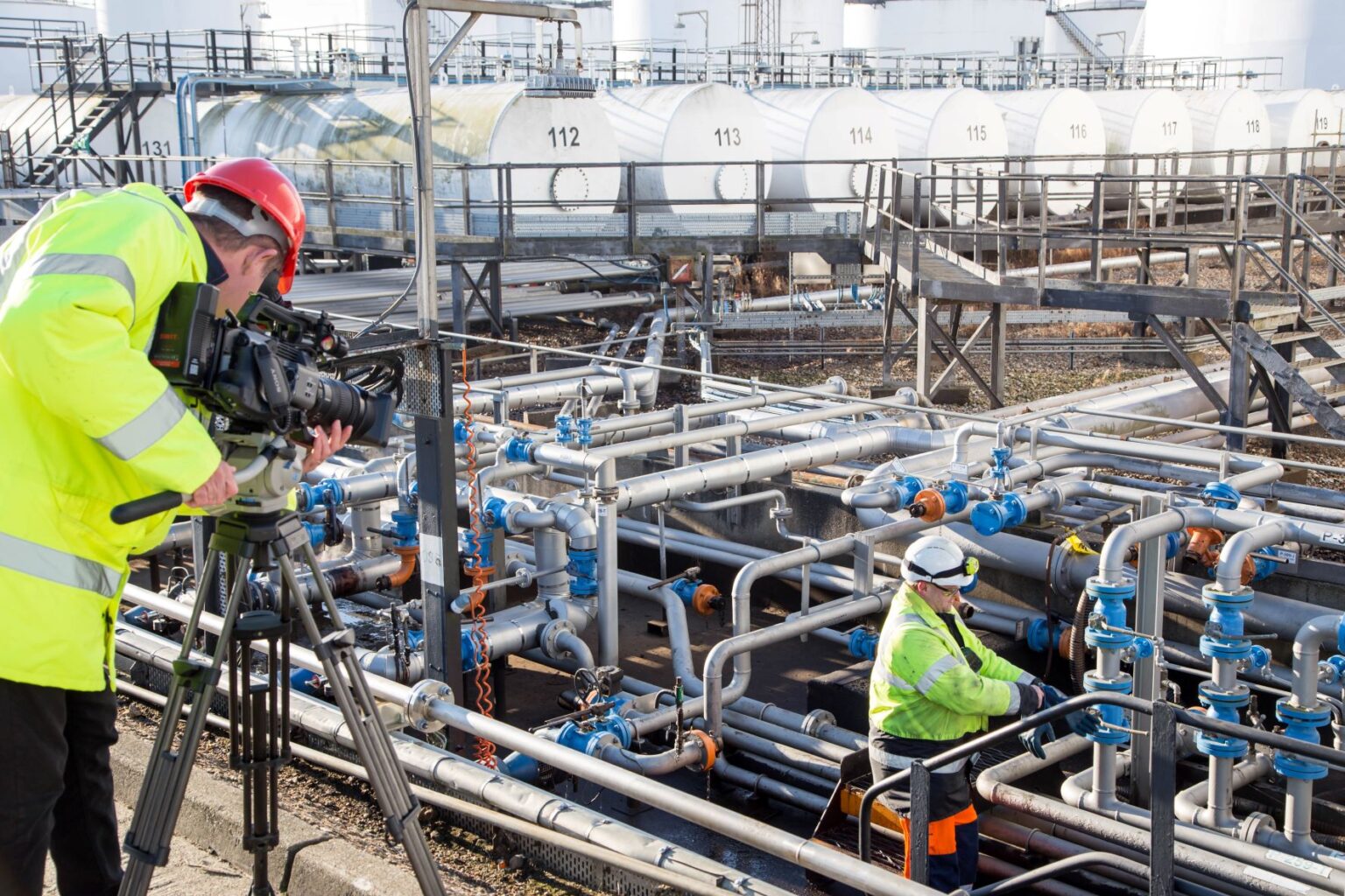 SIA & ESIG Launch Updated Gloves Safety Film - Solvent Industry Association